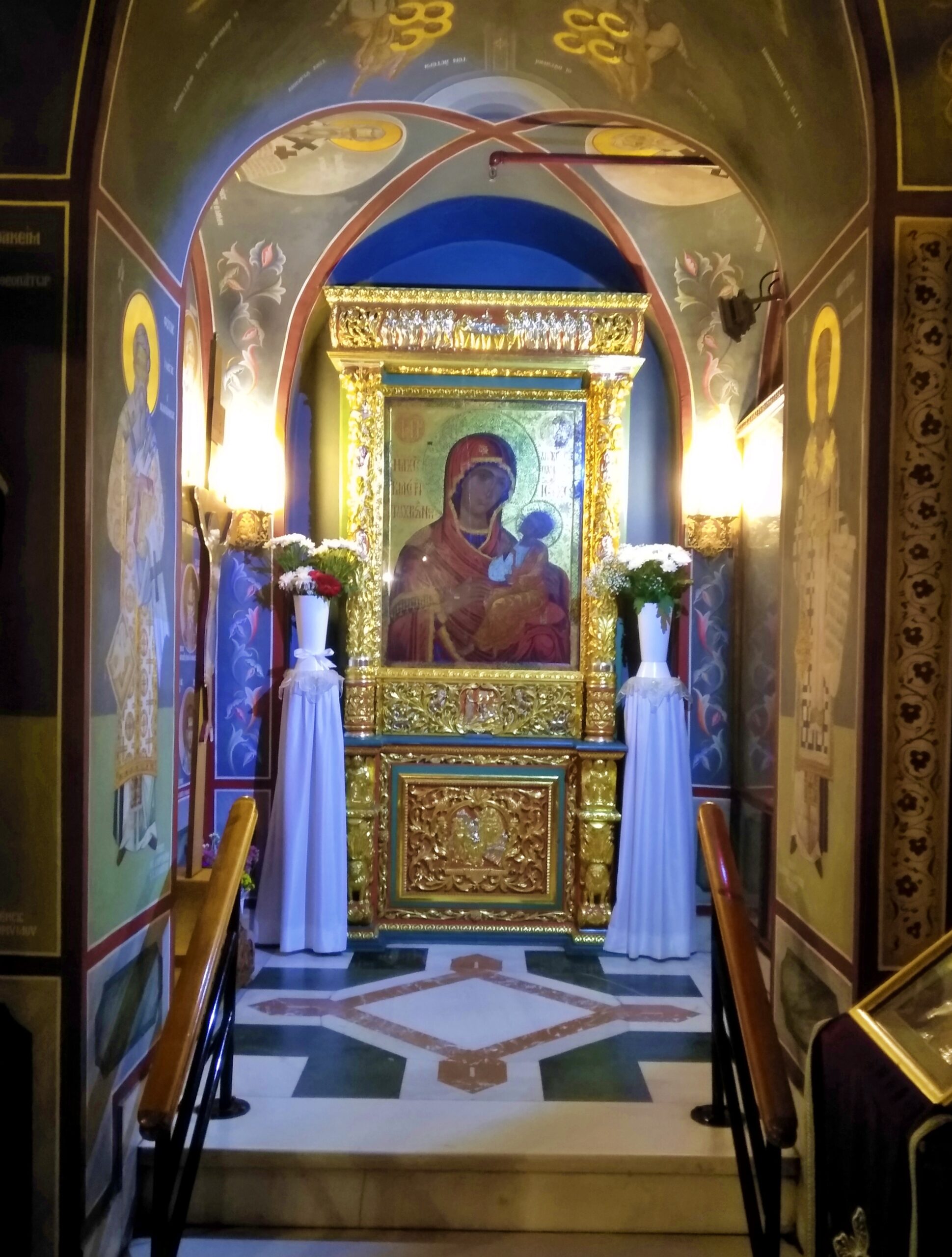 Παναγία Ελεούσα, το μικρό "ξωκλήσι" της Τσιμισκή - thesekdromi.gr